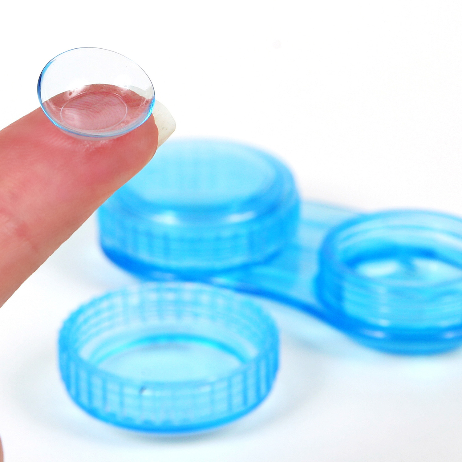6 Tips When Wearing Contact Lenses – FemSide