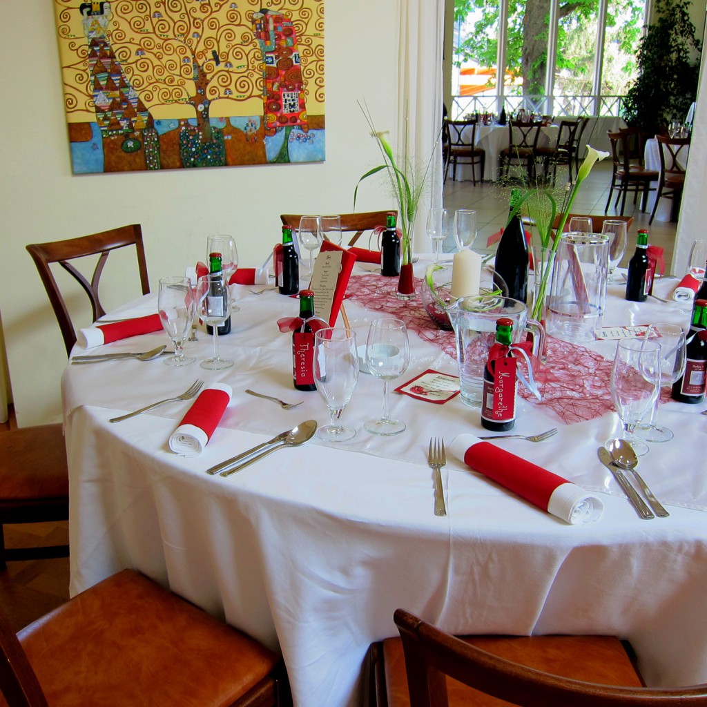 How To Set The Perfect Table – FemSide